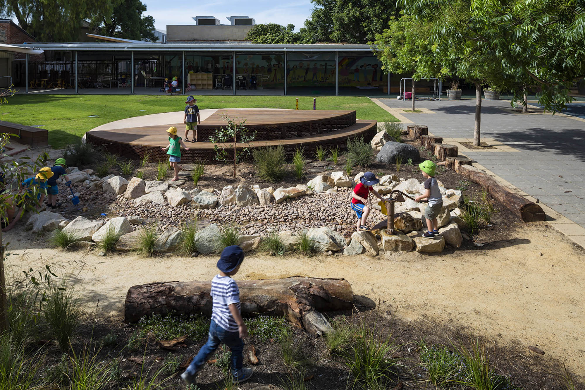 Sturt Street Children's Centre — JPE Design Studio
