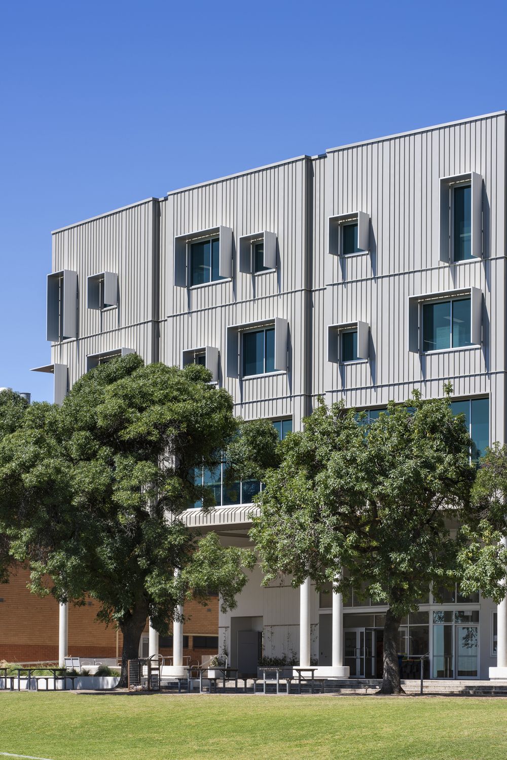 Adelaide High School Hive Building — JPE Design Studio