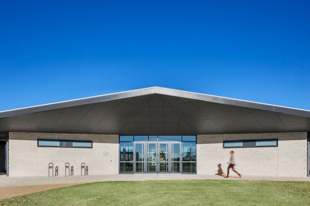 Weigall Oval Sports Club Building — JPE Design Studio
