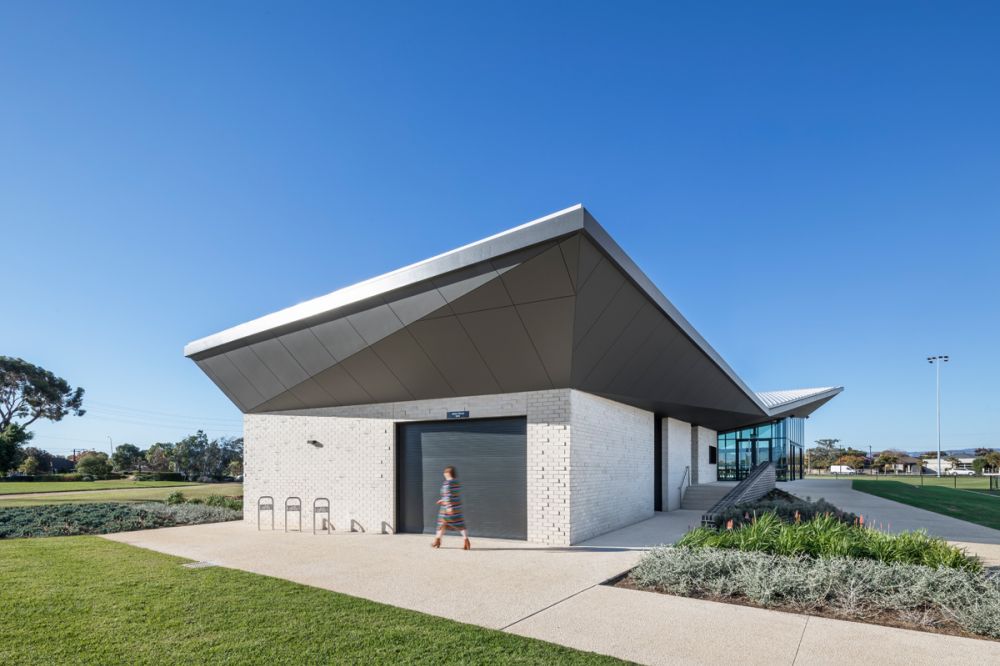 Weigall Oval Sports Club Building — JPE Design Studio